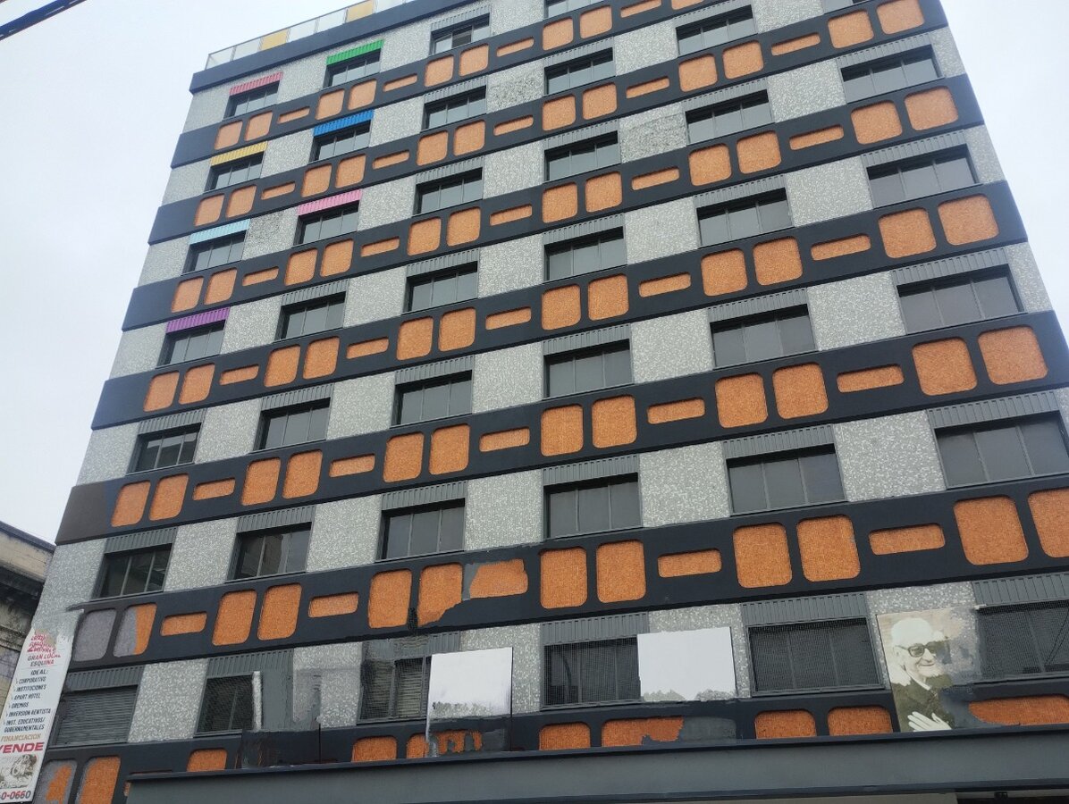 Único Edificio Con 11 Pisos 80 Departamentos Terrazas Y Local Sobre ...